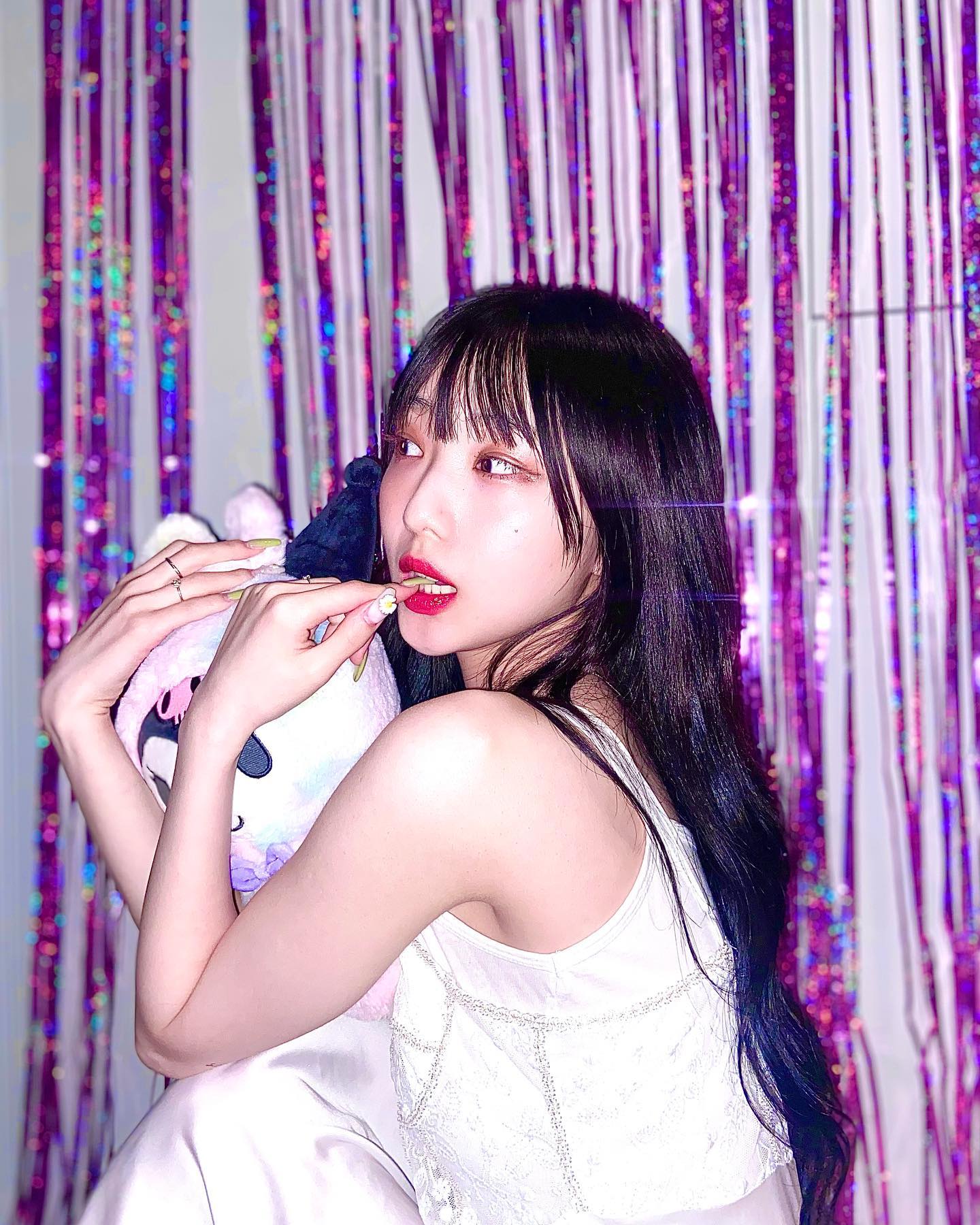 🌙 Orrery/nim on Twitter: "Yeojin Instagram post "🎀🩷🥂🍷🧸😈" https://t.co/iZCXaNrsDJ https://t.co ...