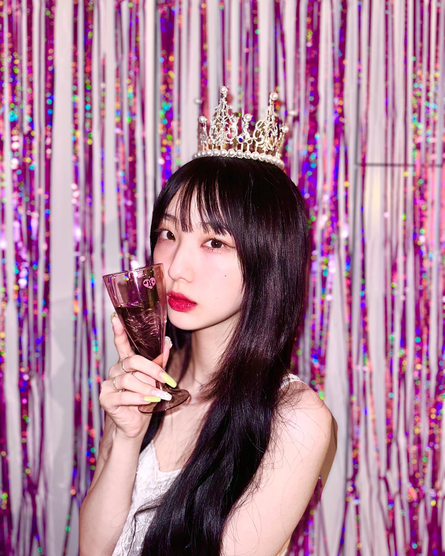 🌙 Orrery/nim on Twitter: "Yeojin Instagram post "🎀🩷🥂🍷🧸😈" https://t.co/iZCXaNrsDJ https://t.co ...