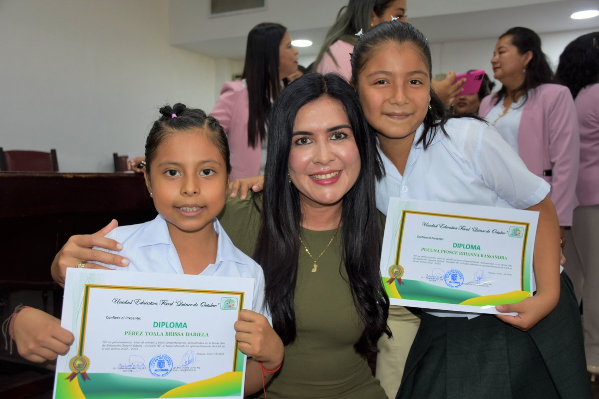 EducacionZ4_Ec on Twitter: "[JIPIJAPA] Coordinadora Zonal @LopezJulia21 compartió la celebración ...