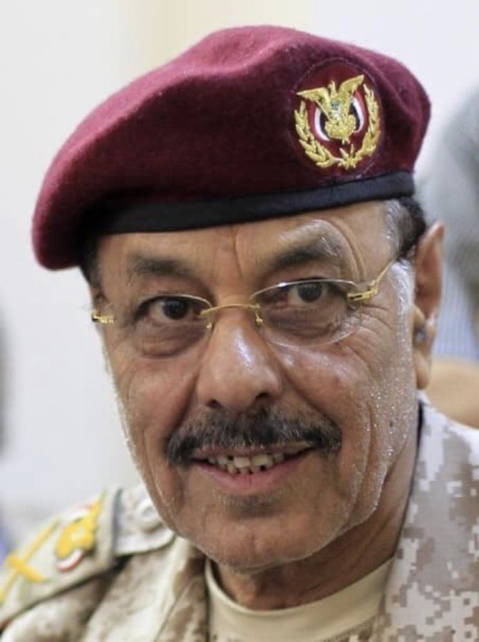 Dr Galal Hatem د .جلال حاتم on Twitter: "RT @saeedbakran01: رد مكتب الارهابي علي محسن الاحمر على ...