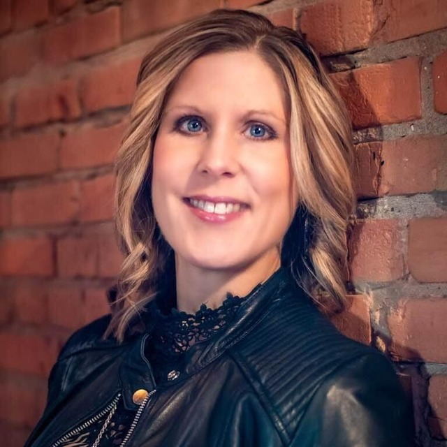 Kelly Harding's Instagram, Twitter & Facebook on IDCrawl