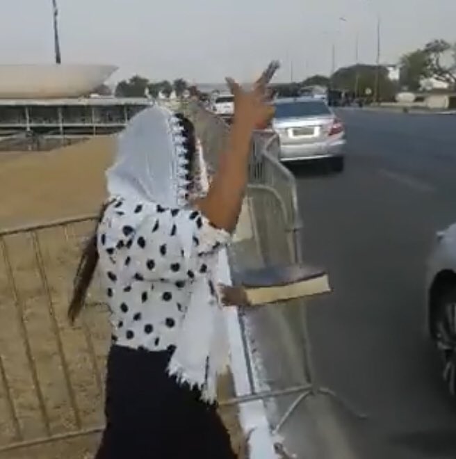 rapha on Twitter: "@MorettoRJ botei o áudio alto pra ele escutar, dai ele abriu a porta e eu ...