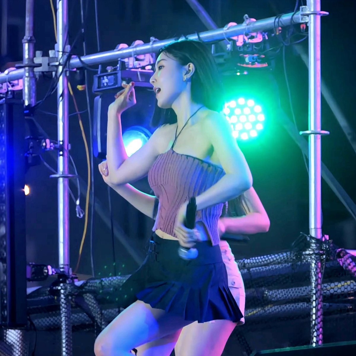 BBGIRLS🏖👸🎉 on Twitter: "BBGIRLS @u_nalee_ @ksu festival Sooooooooo hot!!! 🥰 ️ #BBGIRLS # ...