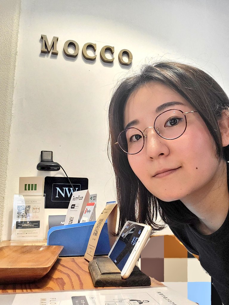 野村 綾音：7月末で卒業するｺﾜｰｷﾝｸﾞｽﾍﾟｰｽmocco姫路店長 on Twitter: "いまーす！ メガネ、直りました！！笑 (かけてたら全然分からなくてワロタ) https://t ...