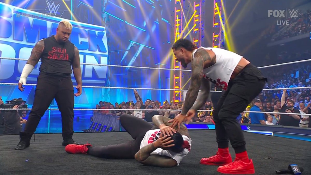 Wrestling News on Twitter: "Solo Sikoa Chooses Roman Reigns by Attacking Jimmy Uso on WWE Friday ...