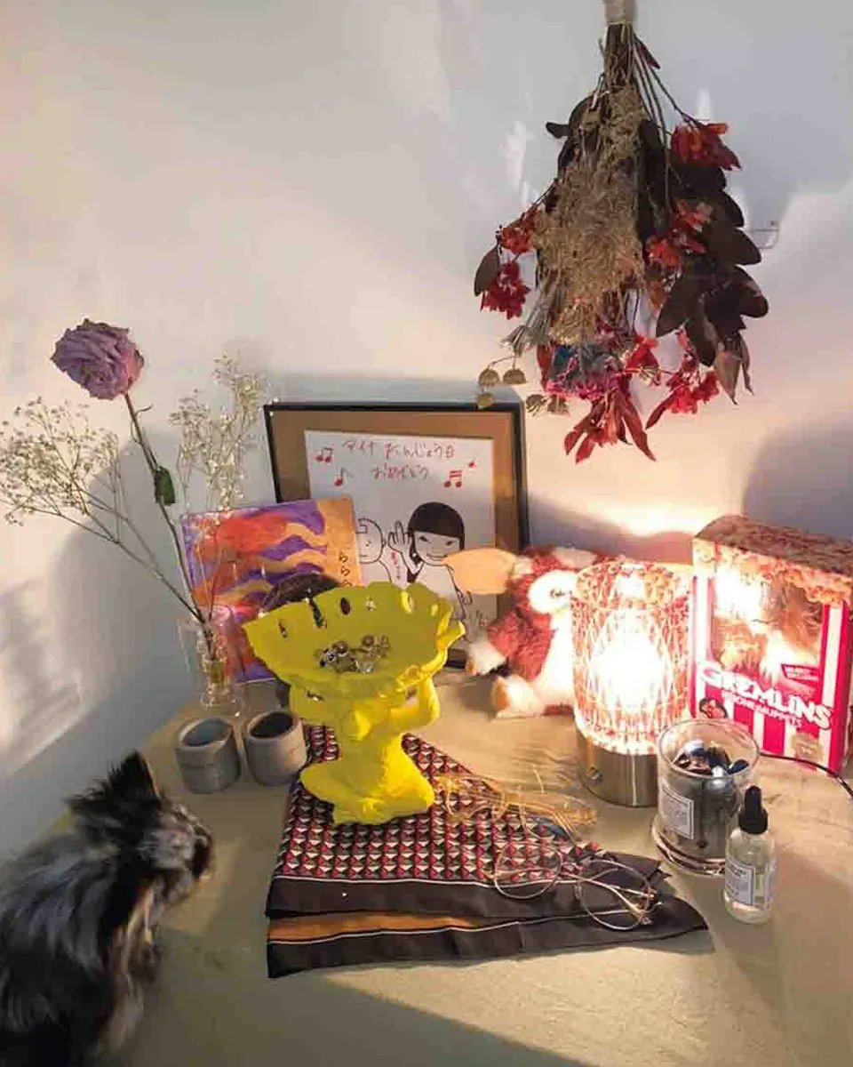 GINZA on Twitter: "アイナ・ジ・エンドさんのクローゼットを拝見！思い出と愛にあふれたワードローブが力をくれる」 https://ginzamag.com/categories ...