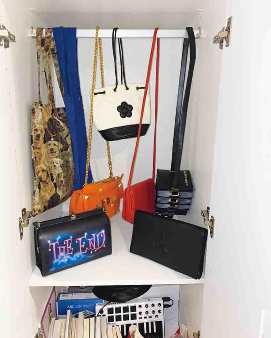 GINZA on Twitter: "アイナ・ジ・エンドさんのクローゼットを拝見！思い出と愛にあふれたワードローブが力をくれる」 https://ginzamag.com/categories ...