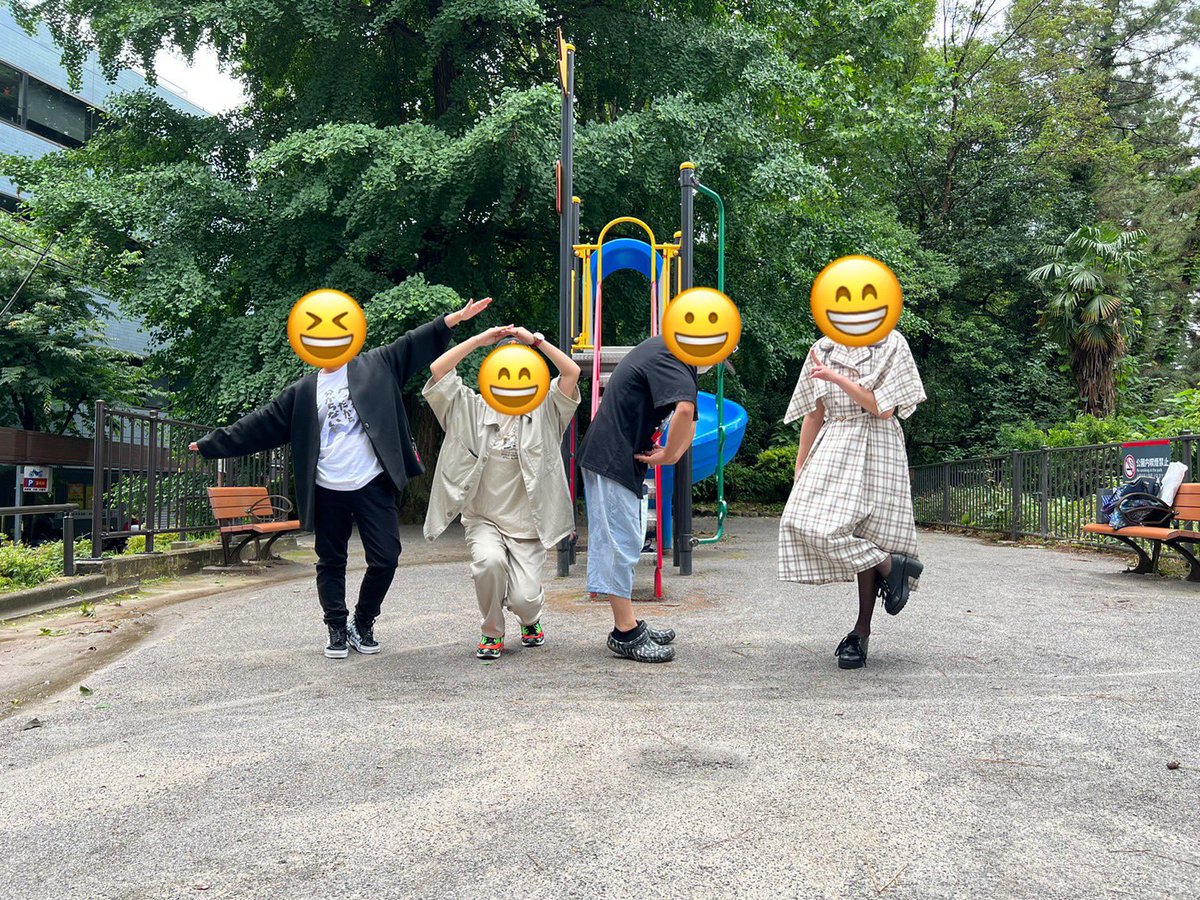 54 on Twitter: "聖地巡礼！ 現地にいた方と激ダサtop4ポーズ撮ってもらいました😄ありがとう #TOP4INTOKYODOME"