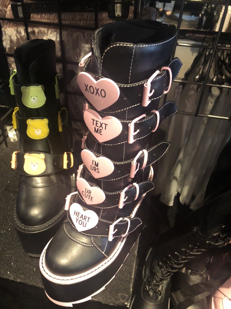 Badsheep ‘Donut Smoocher’ Fluffles on Twitter: "Was in Sea,ttle for a few days with the polywool ...