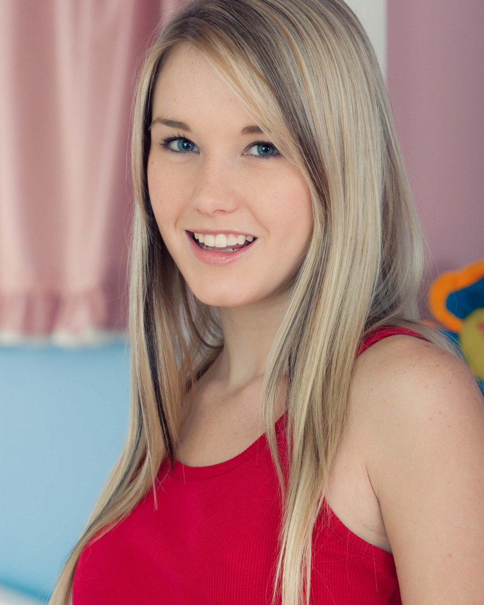 TW Pornstars - Private School Jewel ©. Twitter. 💋A Smile is the most attractive point of every ...