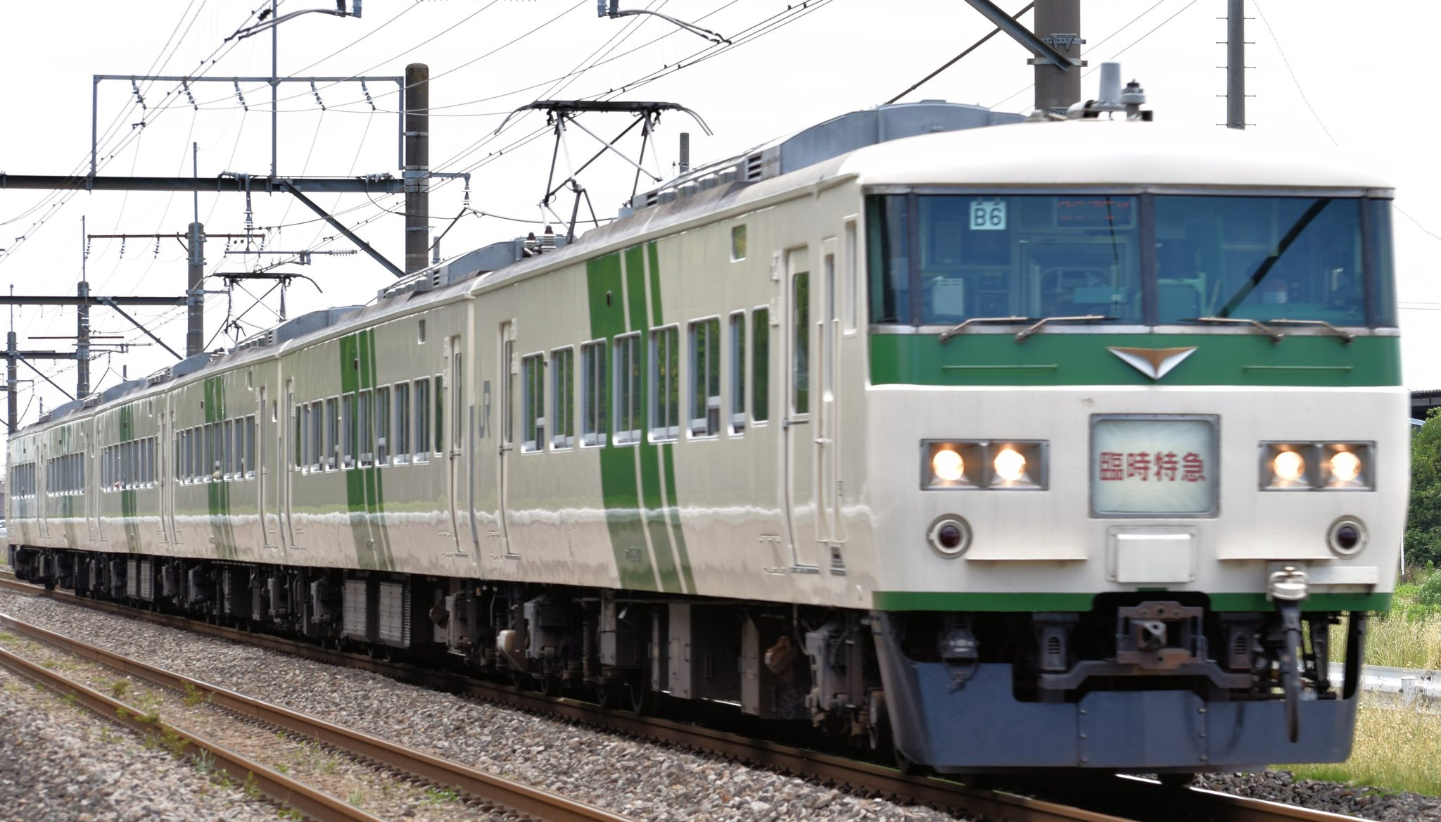 芋神〜IMOSHIN on Twitter: "3031M 特急草津四万31号 長野原草津口行き e257系5500番台 OM-54 https://t.co/4J81D2SdmY ...