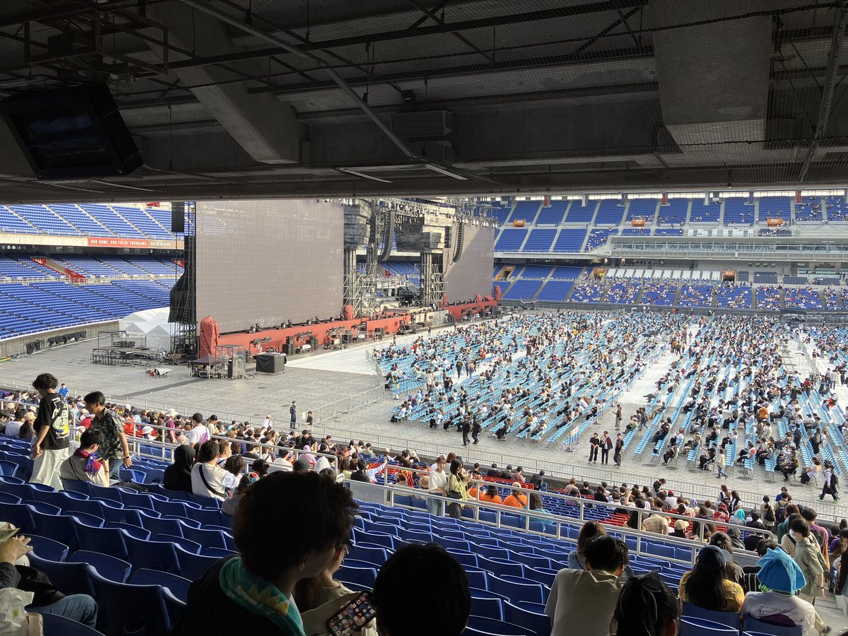 えいぢん on Twitter: "#日産スタジアム #KingGnuスタジアムツアー 開始50分前に到着。 注釈付きだけど、意外といい席"