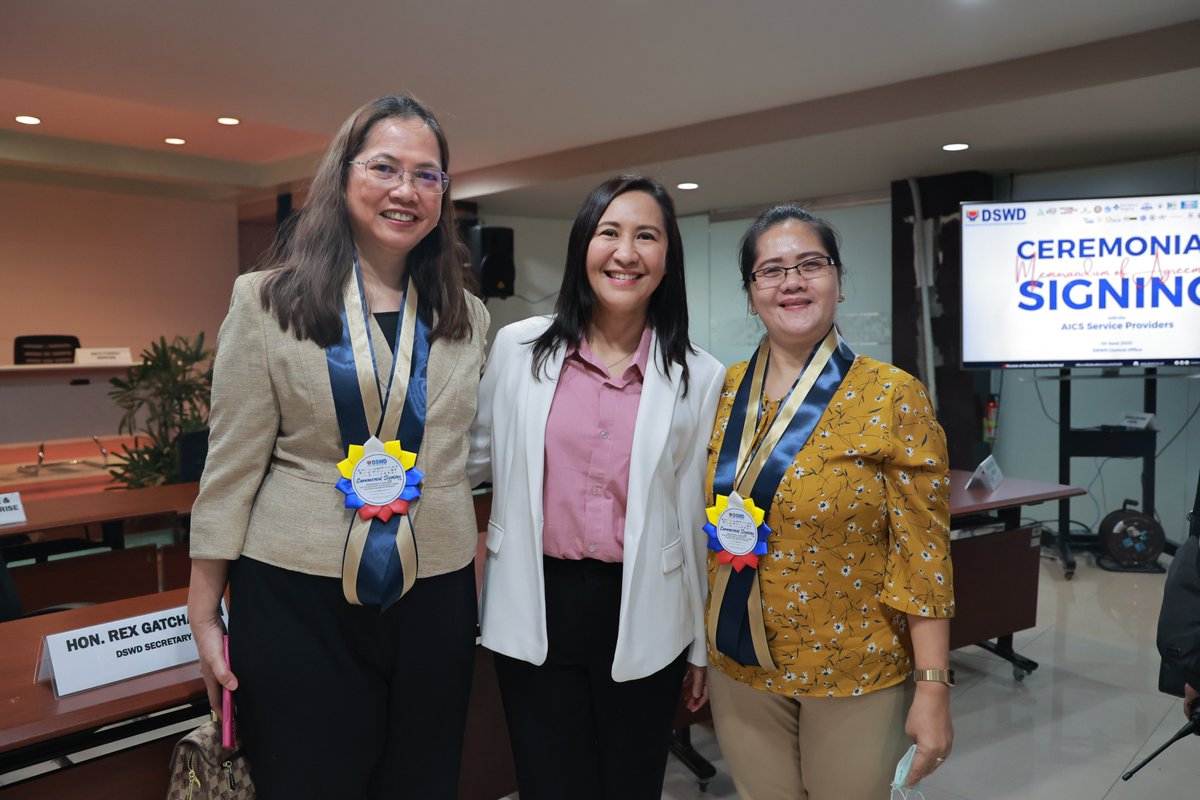 Quezon City Government on Twitter: "Dumalo sa event sina Chief of Staff Rowena Macatao, DSWD ...