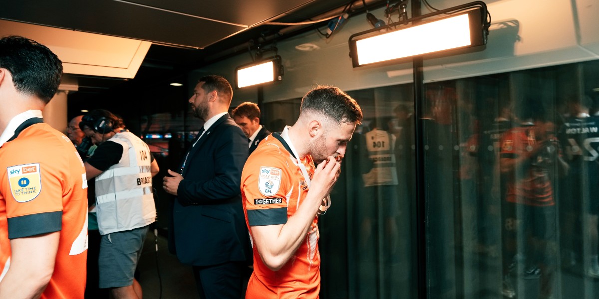 Sky Bet on Twitter: "This time last week.. ⏪📆 Are you still celebrating @LutonTown fans? 🆙🏆 #LTFC"