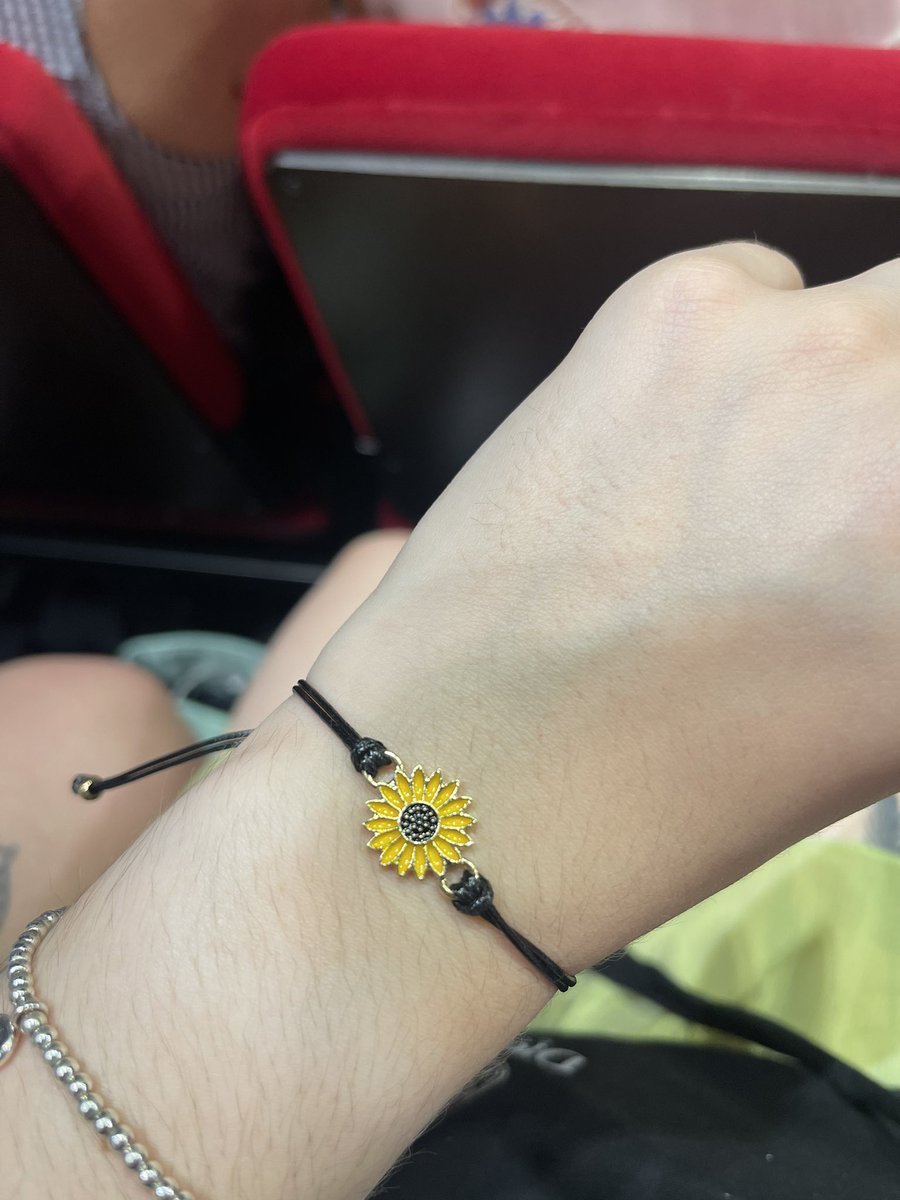 Meg On Twitter Bestie Kadee Is Still Wearing Her Bracelet Were