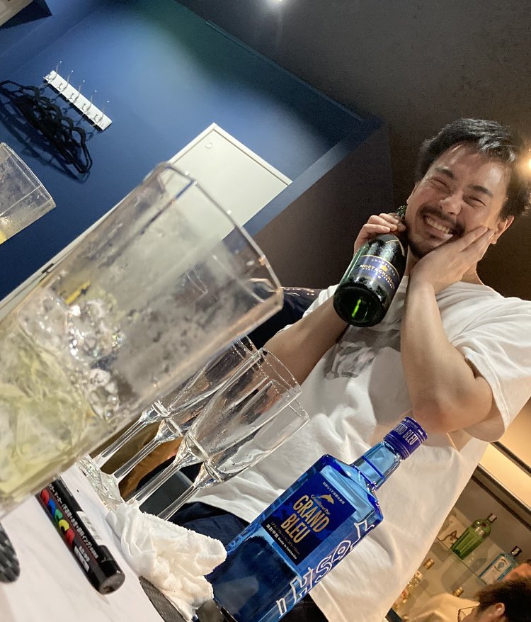 EBIと豆柴ちひろ on Twitter: "Bar Chat Blanc #パルコミニオン2階 https://t.co/0ZBY93h3KQ" / Twitter