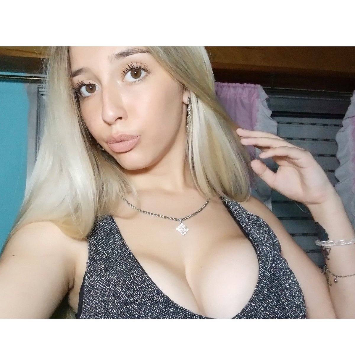 Sofía De Luca 👩‍🦳 on Twitter: "Es verdad, ya no existe porque decidí cambiarme el color."