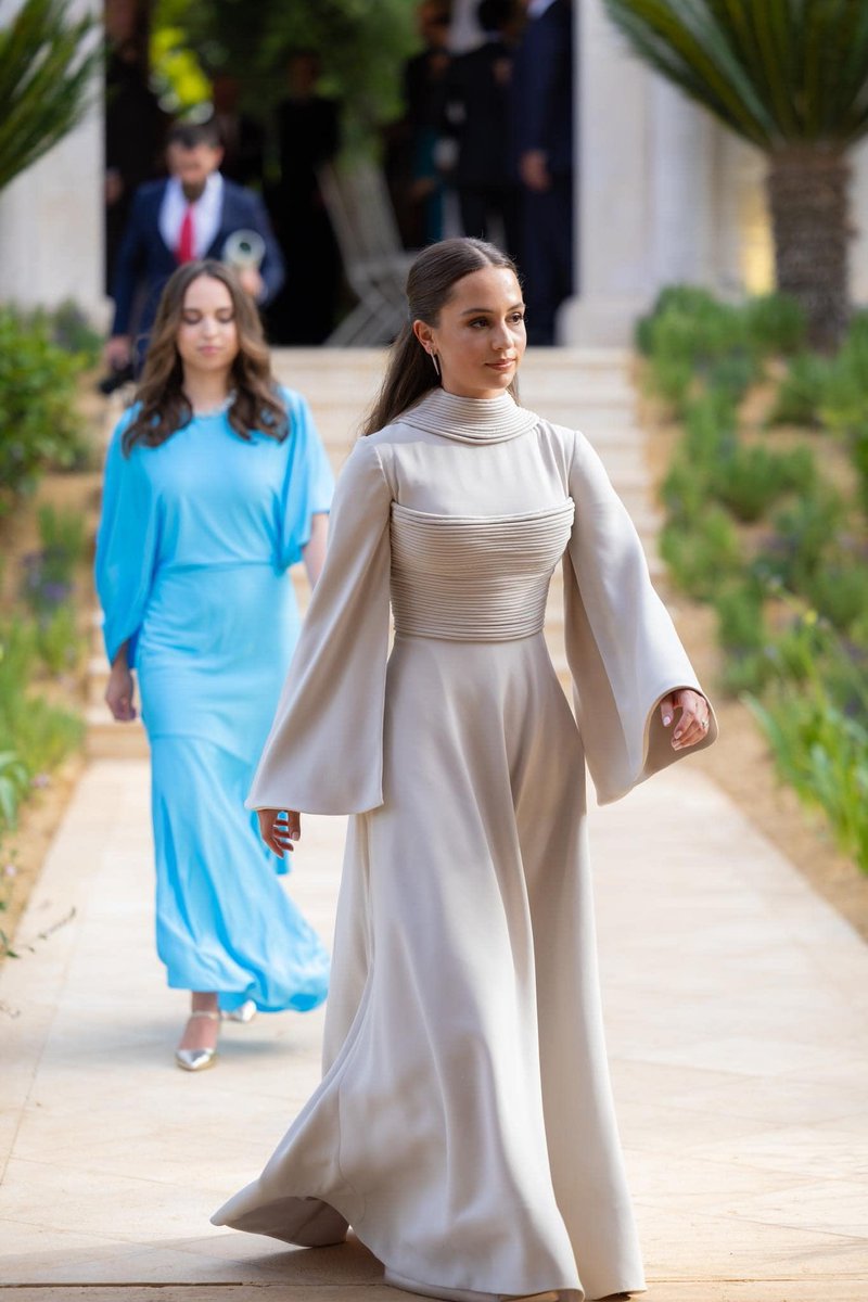 Classic On Twitter سمو الأميرة إيمان أميرة الأردن بفستان أنيق من