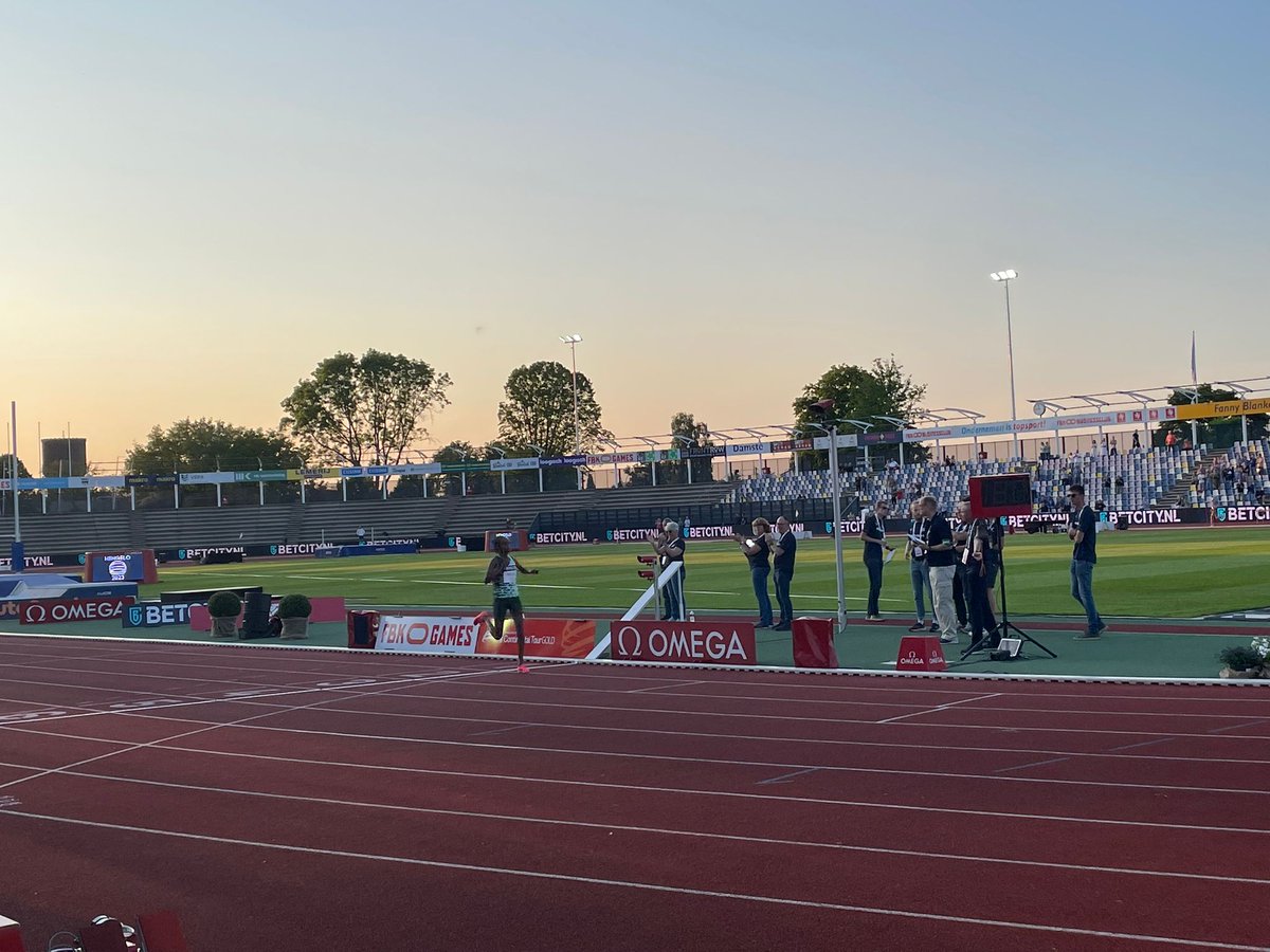 MR.CARTER on Twitter: "HENGELO 🇳🇱 - 🏃‍♀️ 10000M 1. Sifan Hassan 🇳🇱 29:37.80 WL 2. Grace Loibach ...
