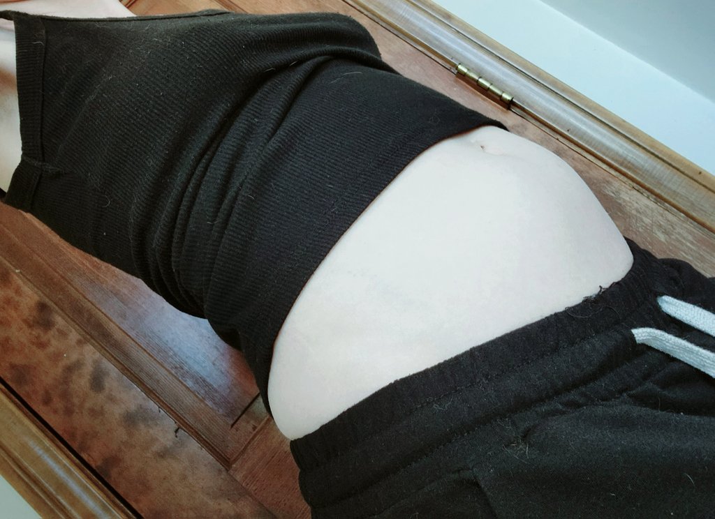 🥚eggcubat♡r💮🔞 Is Lurking On Twitter Tease Me~😩🙏 Run Your Hands Up My Shirt And Expose My