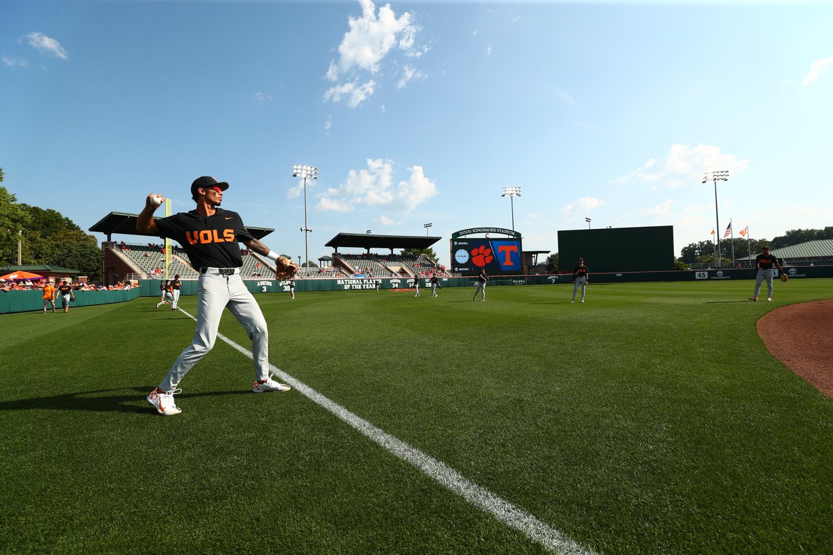 NCAA Baseball on Twitter: "Ready to go, under the lights! #RoadToOmaha x 📸 @Vol_Baseball"