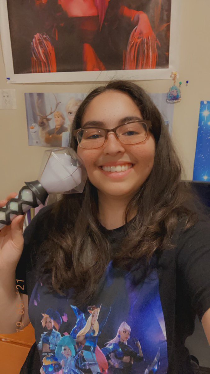 Vanessa Benoit VO 🏳️‍🌈🇵🇭 SAW MAMAMOO on Twitter: "The character: Their biggest fan:"