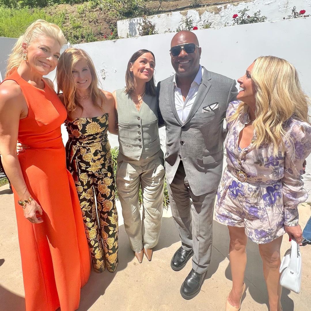 best of hannah waddingham on Twitter: "📷 | hannah waddingham with connie britton, jane krakowski ...