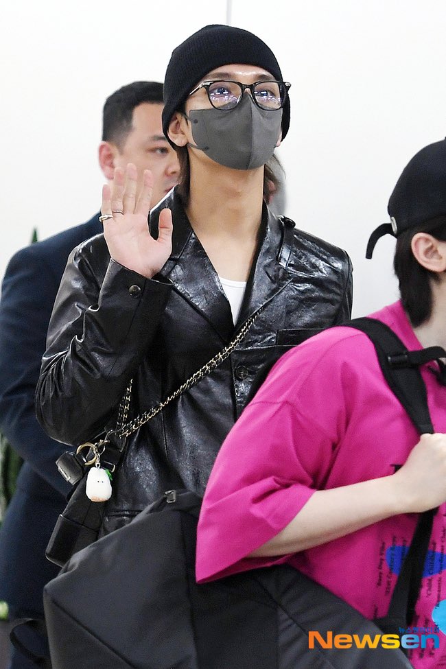 тαмα🐈‍⬛ᴛᴇᴀᴍ sᴠᴛ💎 on Twitter: "RT @svt__ni: 💎: シュアのメガネと同じやつ？ 🦊: 同じやつだと思います。メガネ買いに行った時に一緒に行ったんですよ ...