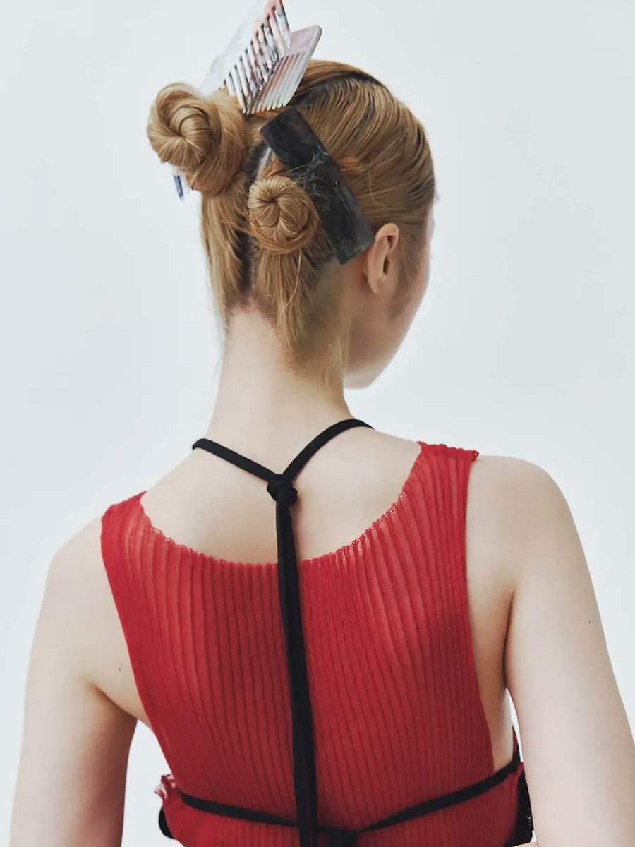 GINZA on Twitter: "90年代風つんつんアップ、アシメトリックうず巻団子。“ひとひねり”ある最新ヘアアレンジ💇 https://buff.ly/3IUIcT7"