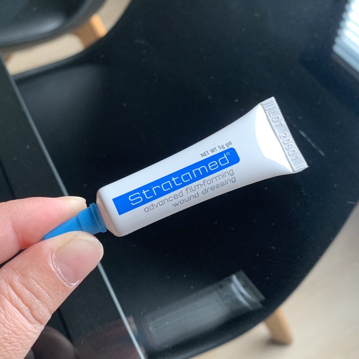 อีเปีย on Twitter: "Stratamed ซิลิโคนเจลทาแผล ใช้ทาแผลสด เค้าจะเป็นฟิล์มบางๆ เคลือบแผลช่วยให้แผล ...