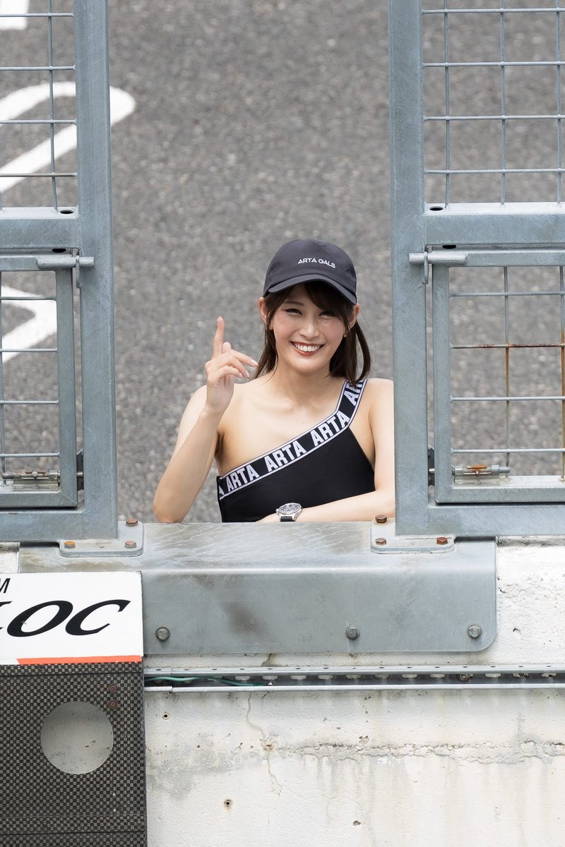 なぐなぐ on Twitter: "20230604 SuperGT Rd.3 鈴鹿 ARTA GALS 2023 #沢すみれ さん 撃ち抜かれました💘 3階まで見てくれてありがとうございました"
