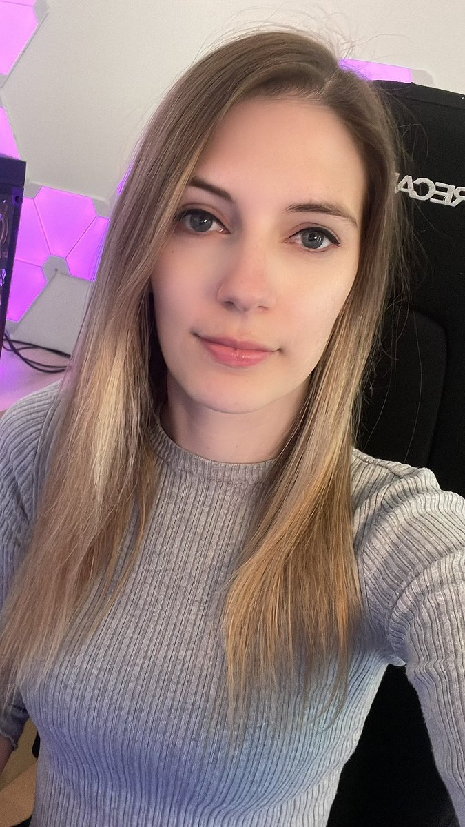 Lory on Twitter: "Bin live: http://lory.tv 💜"