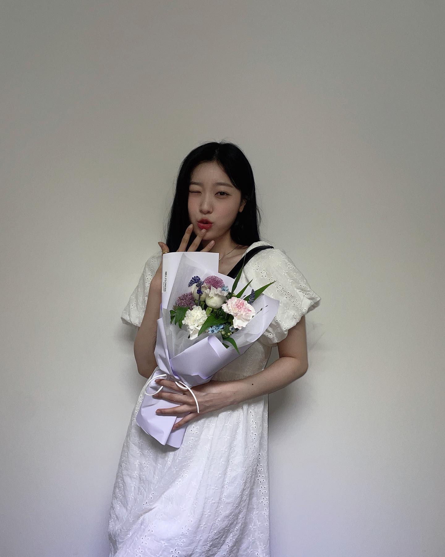 🌙 Orrery/nim on Twitter: "Yeojin Instagram post "🎀🩷🥂🍷🧸😈" https://t.co/iZCXaNrsDJ https://t.co ...