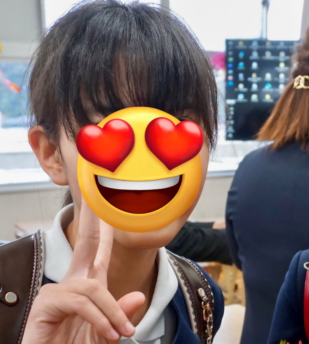Asterisk)あやゆな推し On Twitter なんか近いんよね。 だから推してんだけど。