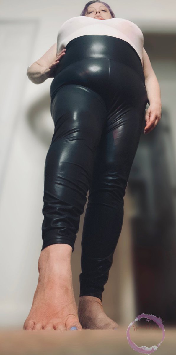 Graphic Designer Cucky Avi Miss Keke On Twitter Kneel And Worship The Stunning Hot