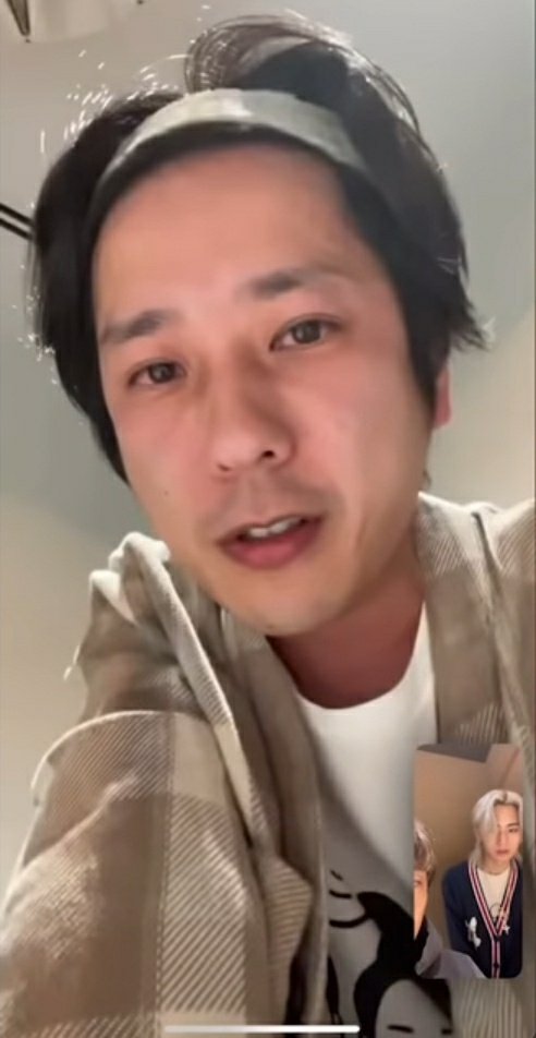 Transitions ⛈🌈 Smile again on Twitter: "Nino was wearing the Arashi Journey Exhibition t-shirt ...