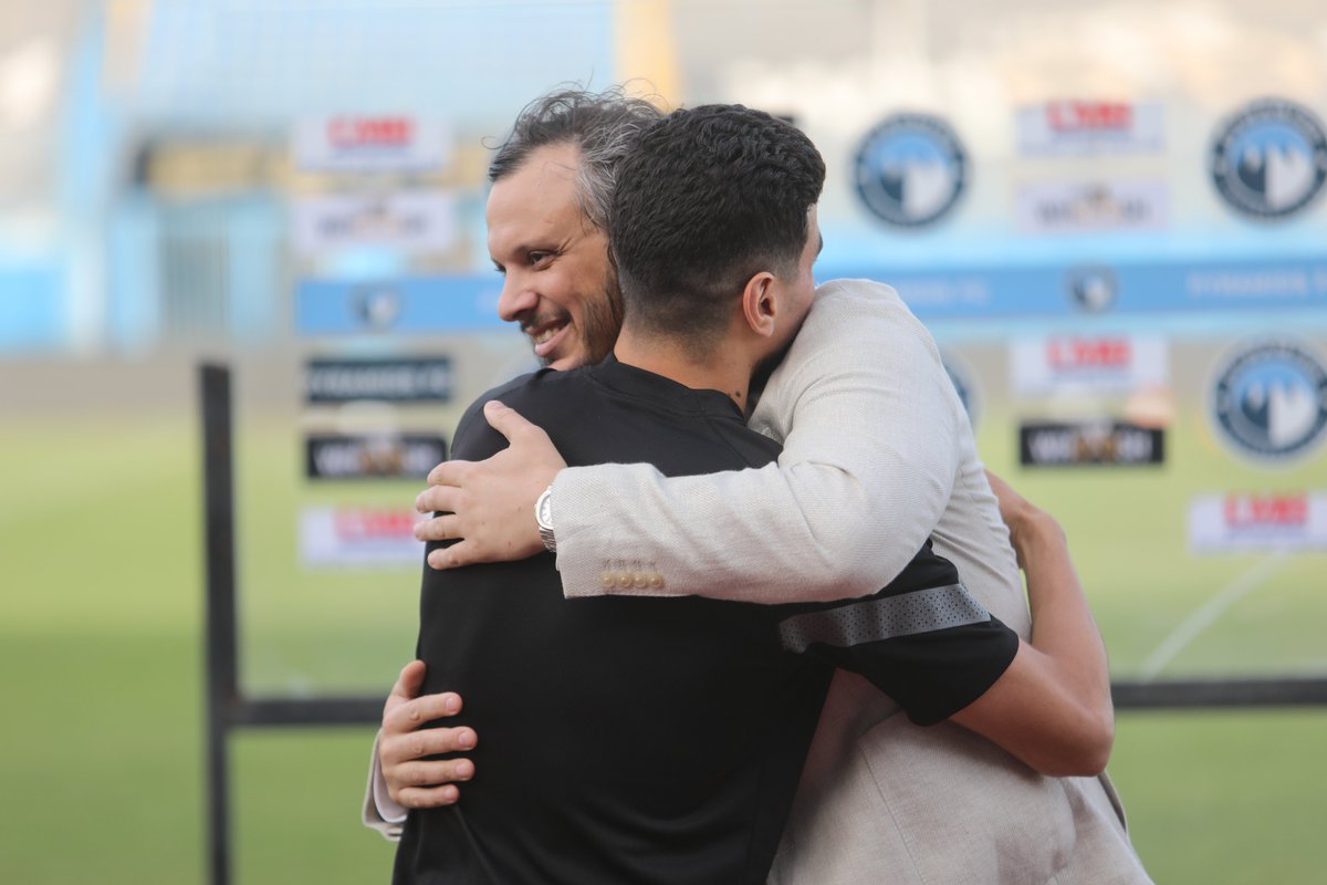 Pyramids Fc On Twitter المهندس ممدوح عيد الرئيس التنفيذي للنادي يسلم