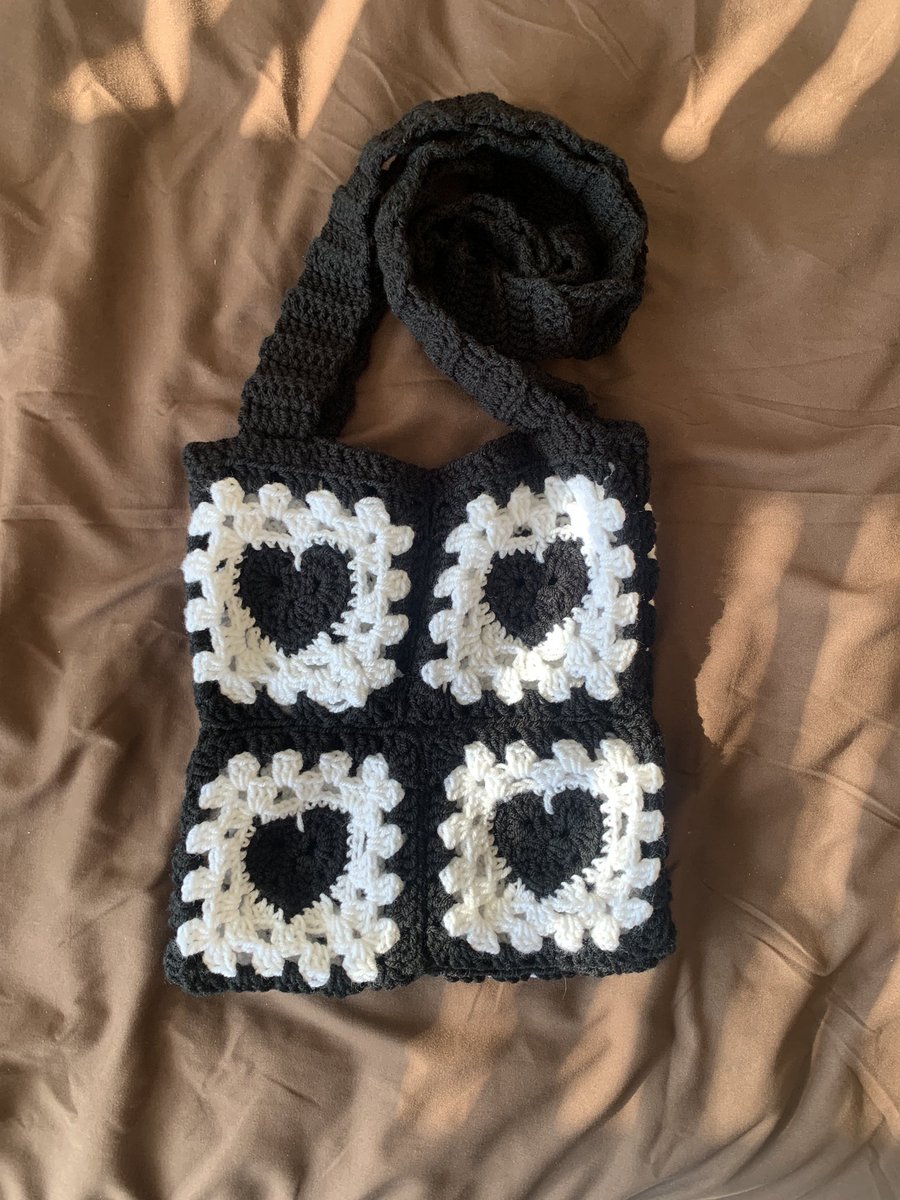 H On Twitter back At It Again also Listed Some Items To Sell On h-on-twitter-back-at-it-again-also-listed-some-items-to-sell-on
