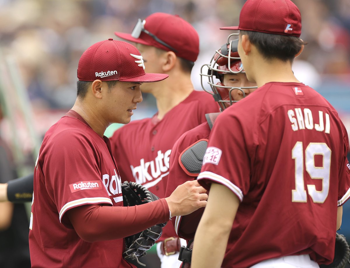 サンスポ×EAGLES on Twitter: "【ヤクルトｰ楽天】 4日、3回からマウンドに上がり、2イニングを無失点に抑えた津留崎大成投手。https://sanspo.com https ...