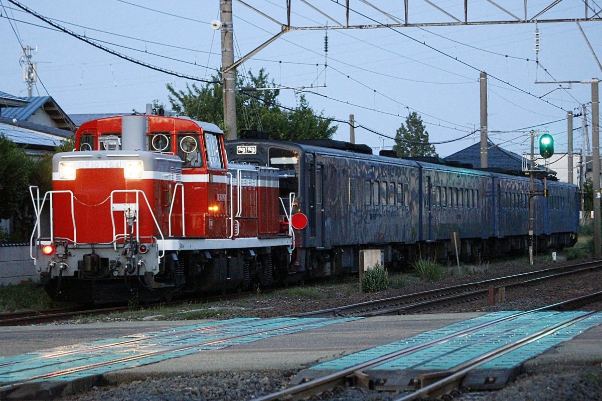 みっちょん on Twitter: "DE10 1764+キハ141系PCD×4B 惜別の配給編成が秋田総合車両センターに入場しました。各車両共お疲れ様でした。"