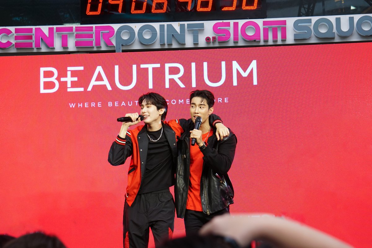 BEAUTRIUM on Twitter: " ทีมฟอสบุ๊คกริ้ดมากก~ ขอบคุณทุกคนเลยน้าที่มางาน BEAUTRIUM Midyear Sale ...