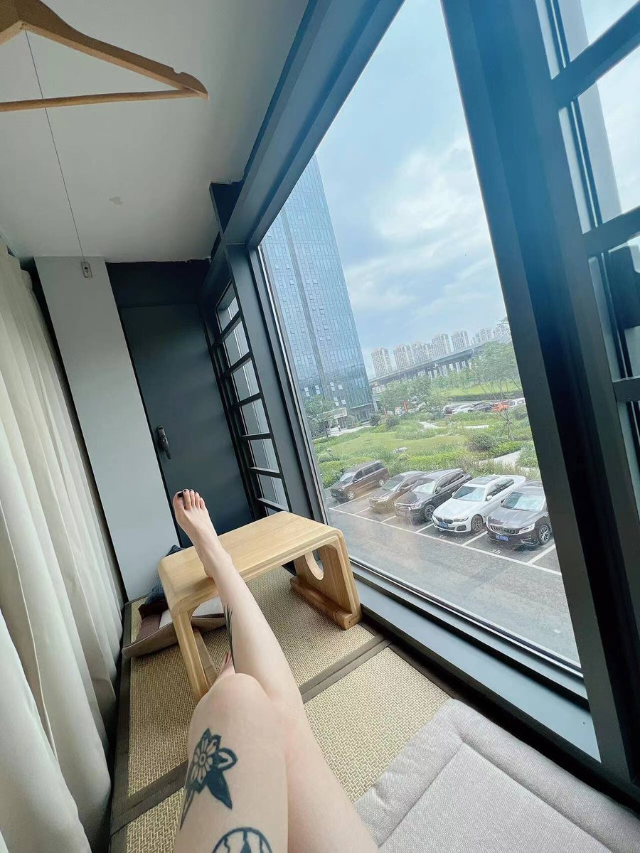 本足摄影 On Twitter 这又是谁神仙模特的脚呢? 哦~ 原来是我自己的模特啊