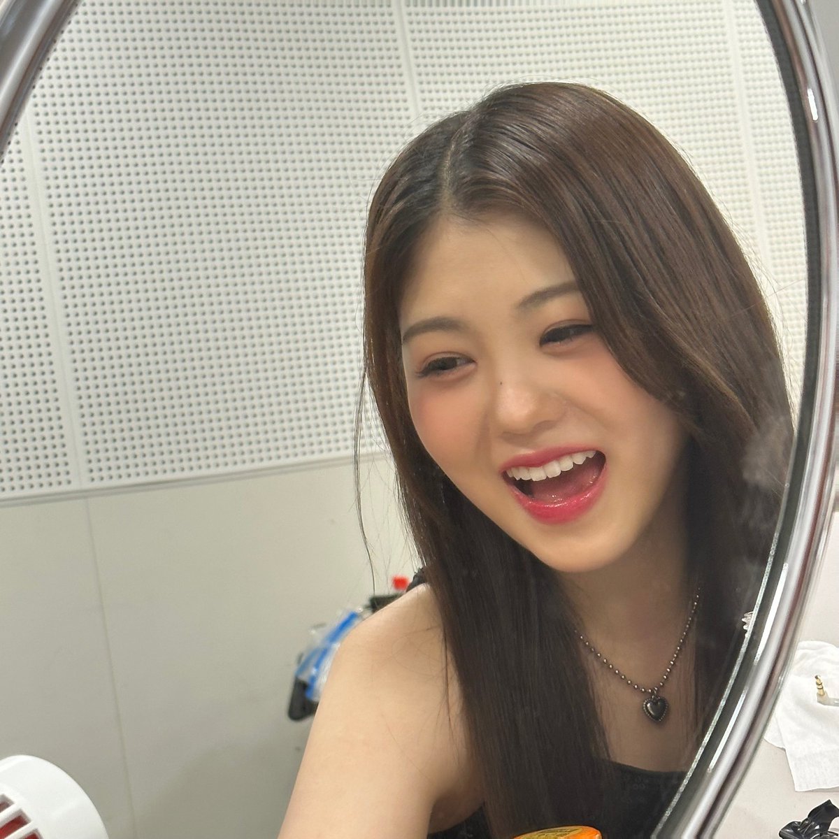 CLASS:y GLOBAL on Twitter: "RT @member_classy: [#리원] 꺄아 😆😆 #CLASSy #클라씨 #RIWON"