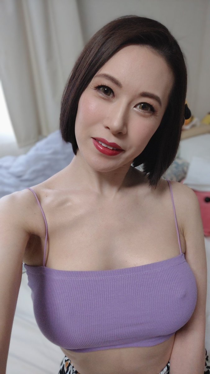 Col on Twitter: "RT @reika_ichiba: 今日もお疲れ様でした☺️💕 今日は内緒の撮影に来てます🥰🎵 安定のぽっち丸出しでなんか目立ってたらしいです（そりゃそうか）"