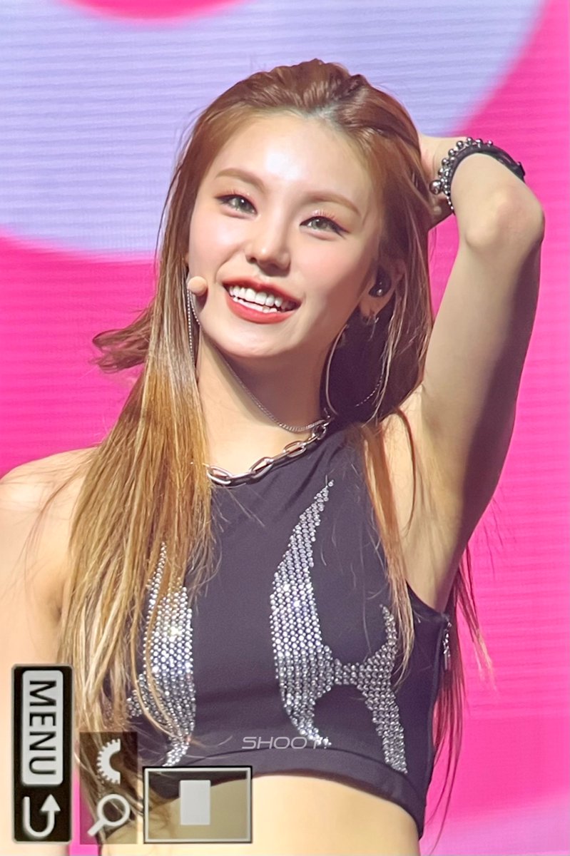 SHOOT! on Twitter: "230617 #2023FAMCON 🖤 #있지 #ITZY #예지 #YEJI"