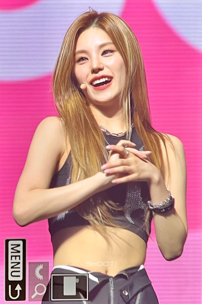 SHOOT! on Twitter: "230617 #2023FAMCON 🖤 #있지 #ITZY #예지 #YEJI"