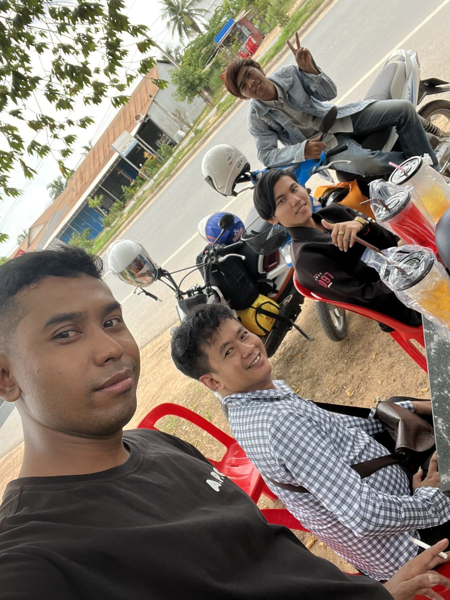 陈小东 Vuthy KPS on Twitter: "មកលេងពេញមួយកូនចៅ"