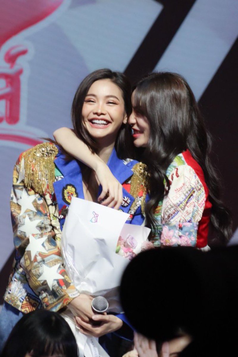 Ai Ha On Twitter Yall See That Fucking Bright Ass Smile Hello
