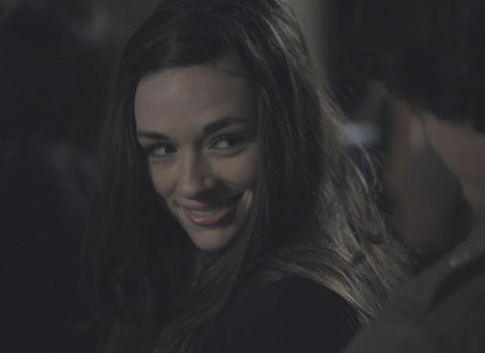 CrystalsLaughter on Twitter: "pretty gf 🤝 obsessed bf"