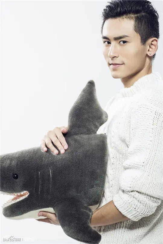 Jar l💙v🌜Zzh 💪 JerSafe Zhang & zzh's on Twitter: "RT @zhangzhehan_: #张哲瀚 #ZhangZhehan"